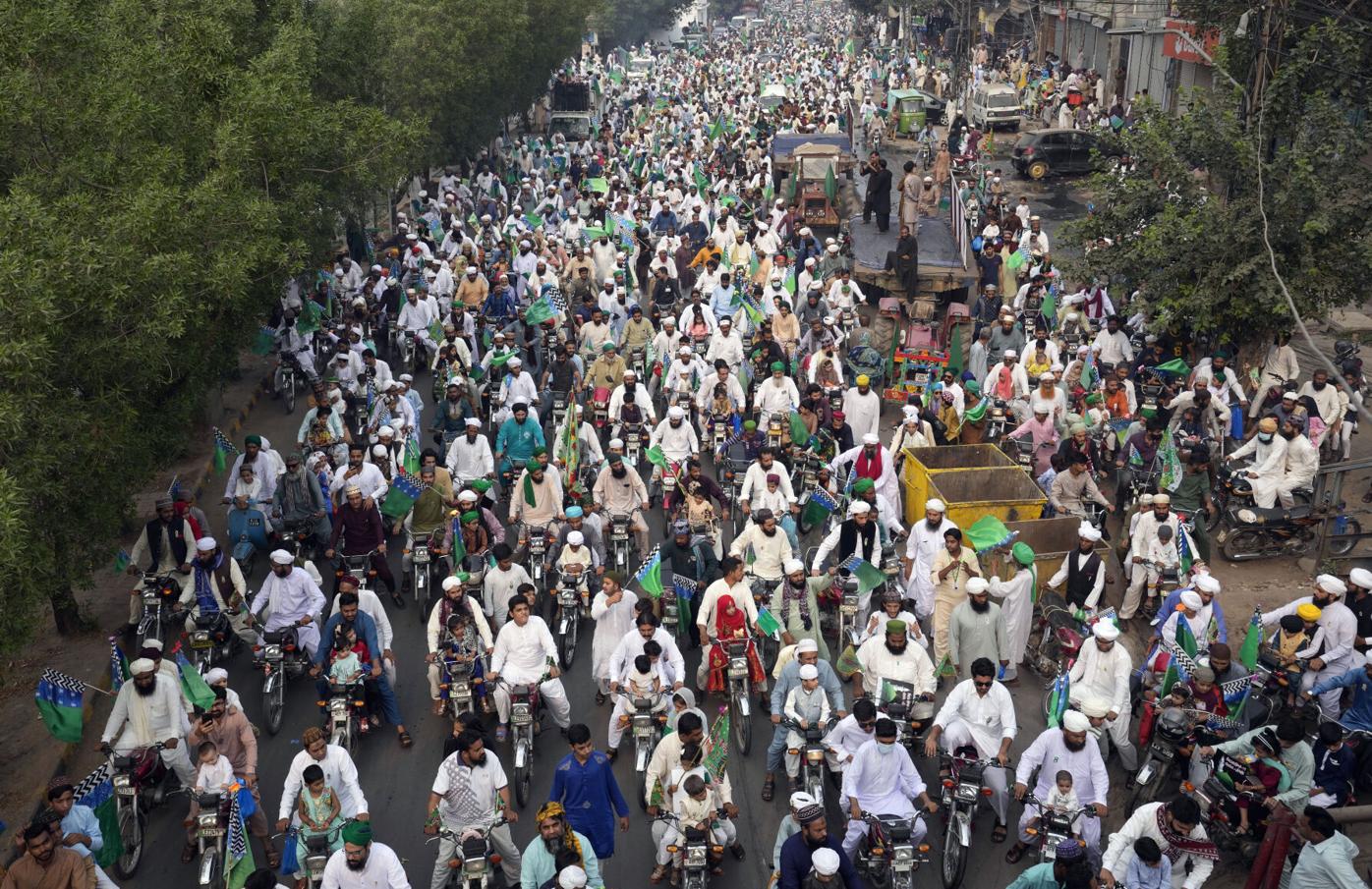 Muslims in Pakistan celebrate Prophet Muhammad’s birthday - ABNA English