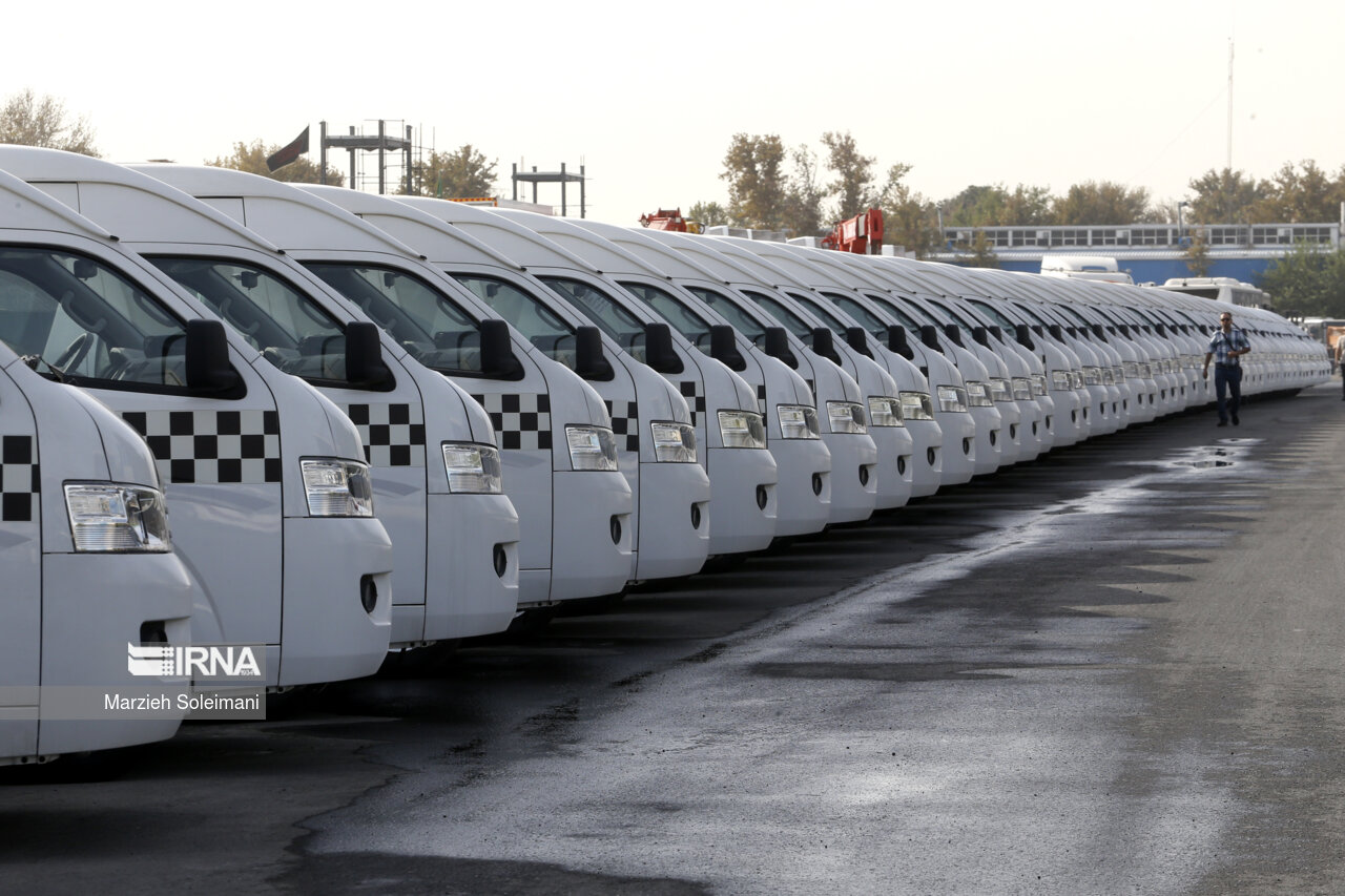 ابنا - Photos: Iran supplied with 470 buses, 676 vans for use in Arbaeen