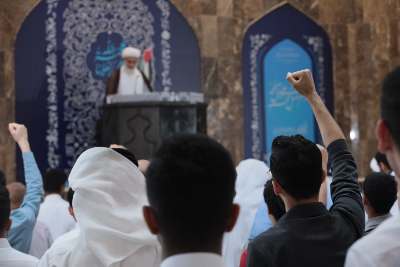 ABNA English - Photos: Thousands preform Friday Prayer at Imam Al-Sadiq ...