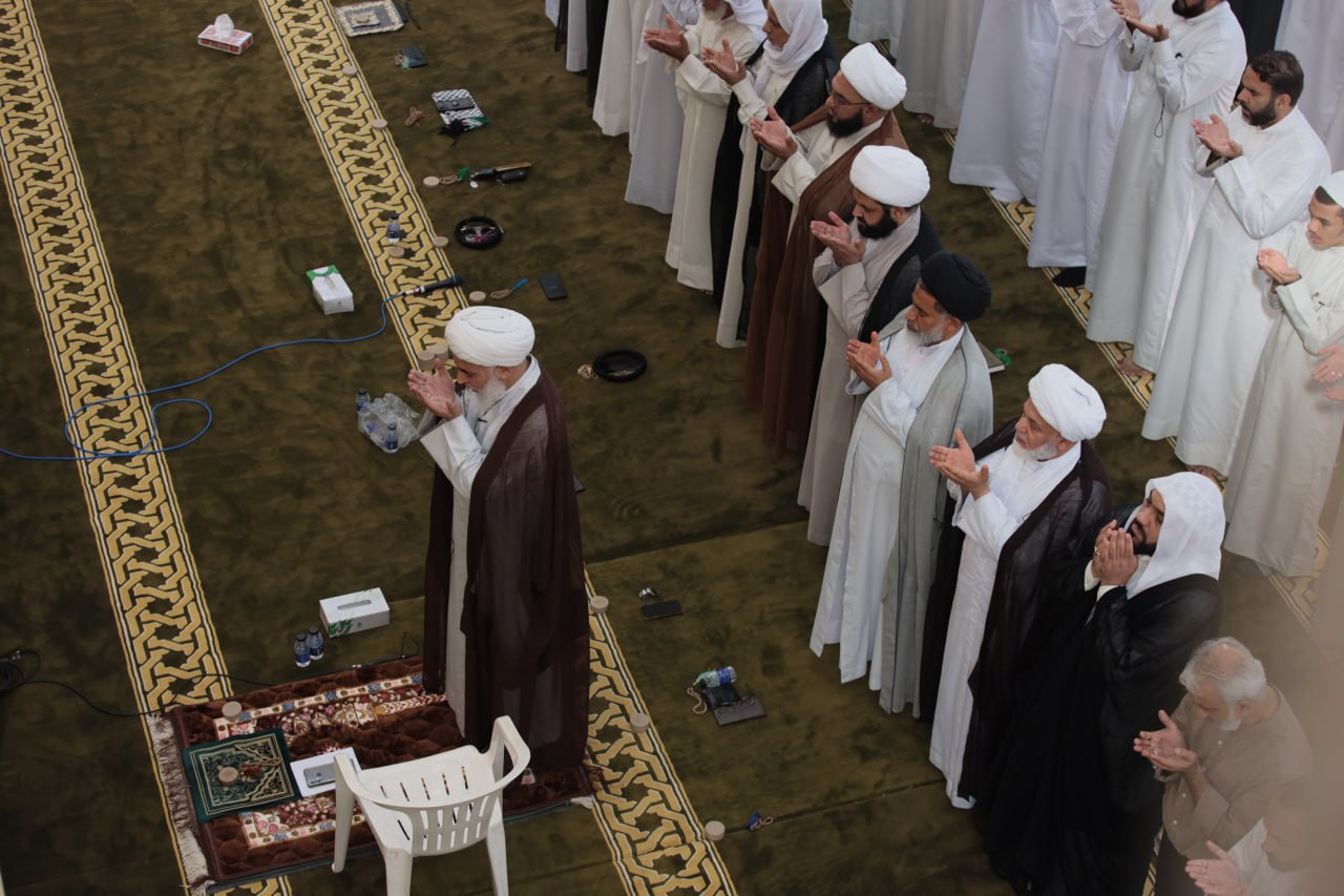ABNA English - Photos: Thousands preform Friday Prayer at Imam Al-Sadiq ...