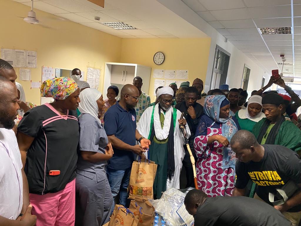 ABNA English - Photos: Helping needy people in the name of Imam Hussain ...