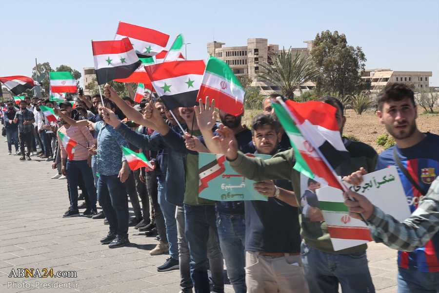 ABNA English - Photos: Group of Syrian citizens welcome Ayatollah Raisi ...