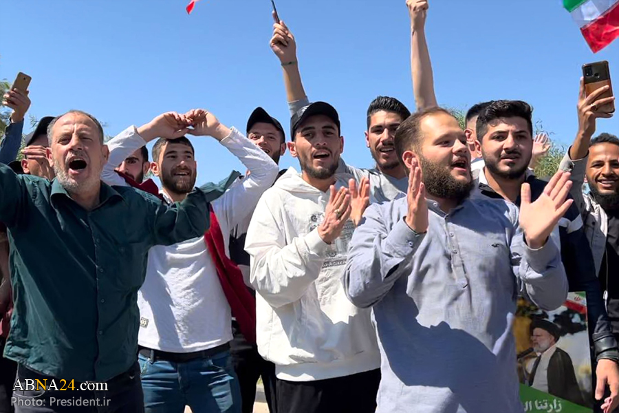 ABNA English - Photos: Group of Syrian citizens welcome Ayatollah Raisi ...