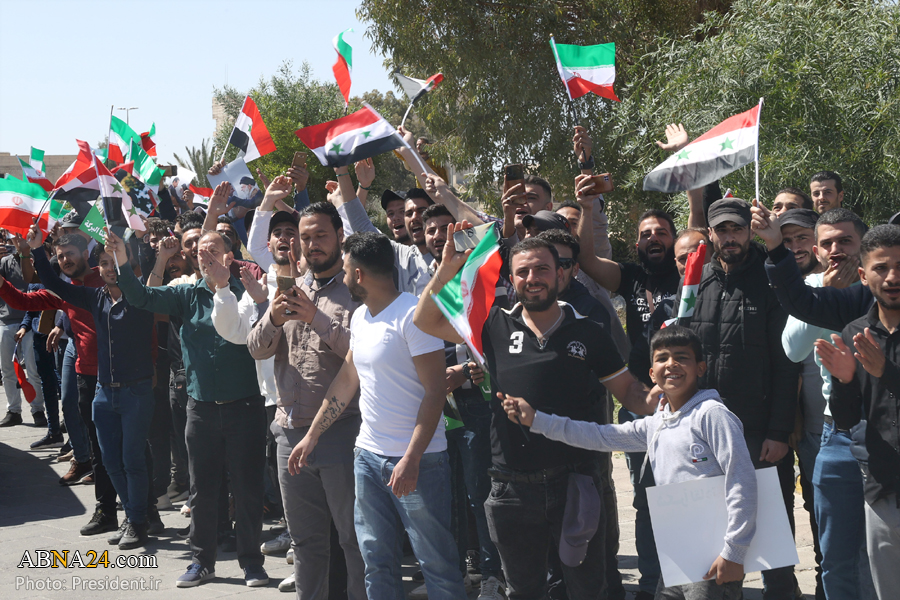 ABNA English - Photos: Group of Syrian citizens welcome Ayatollah Raisi ...