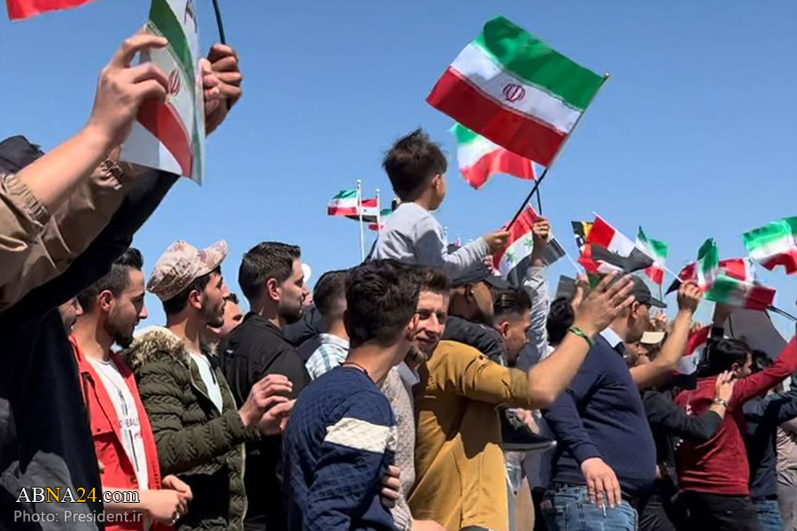 ABNA English - Photos: Group of Syrian citizens welcome Ayatollah Raisi ...