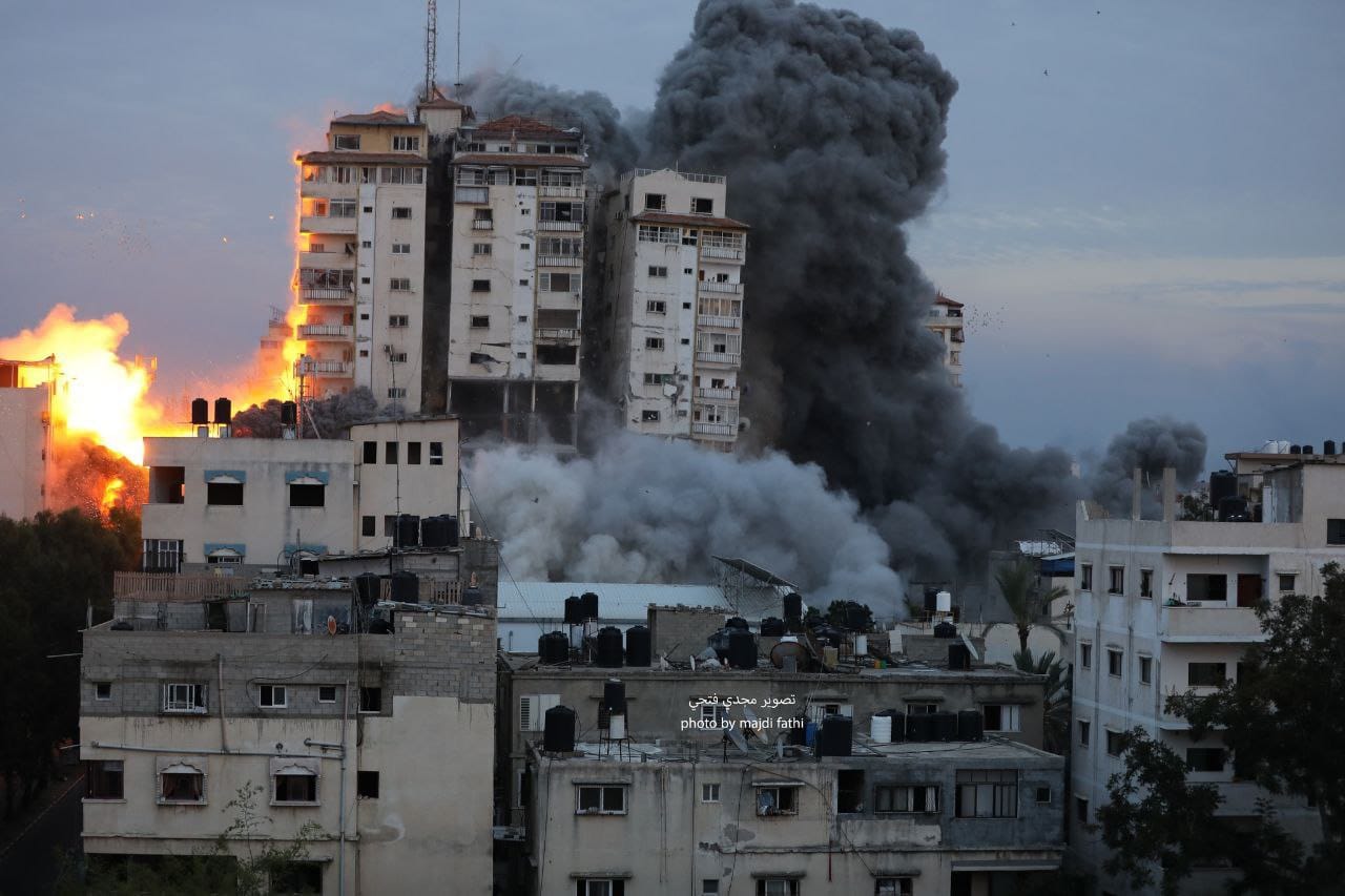 Video / Photos: Moment Israeli airstrike pounded 14-floor Palestine ...