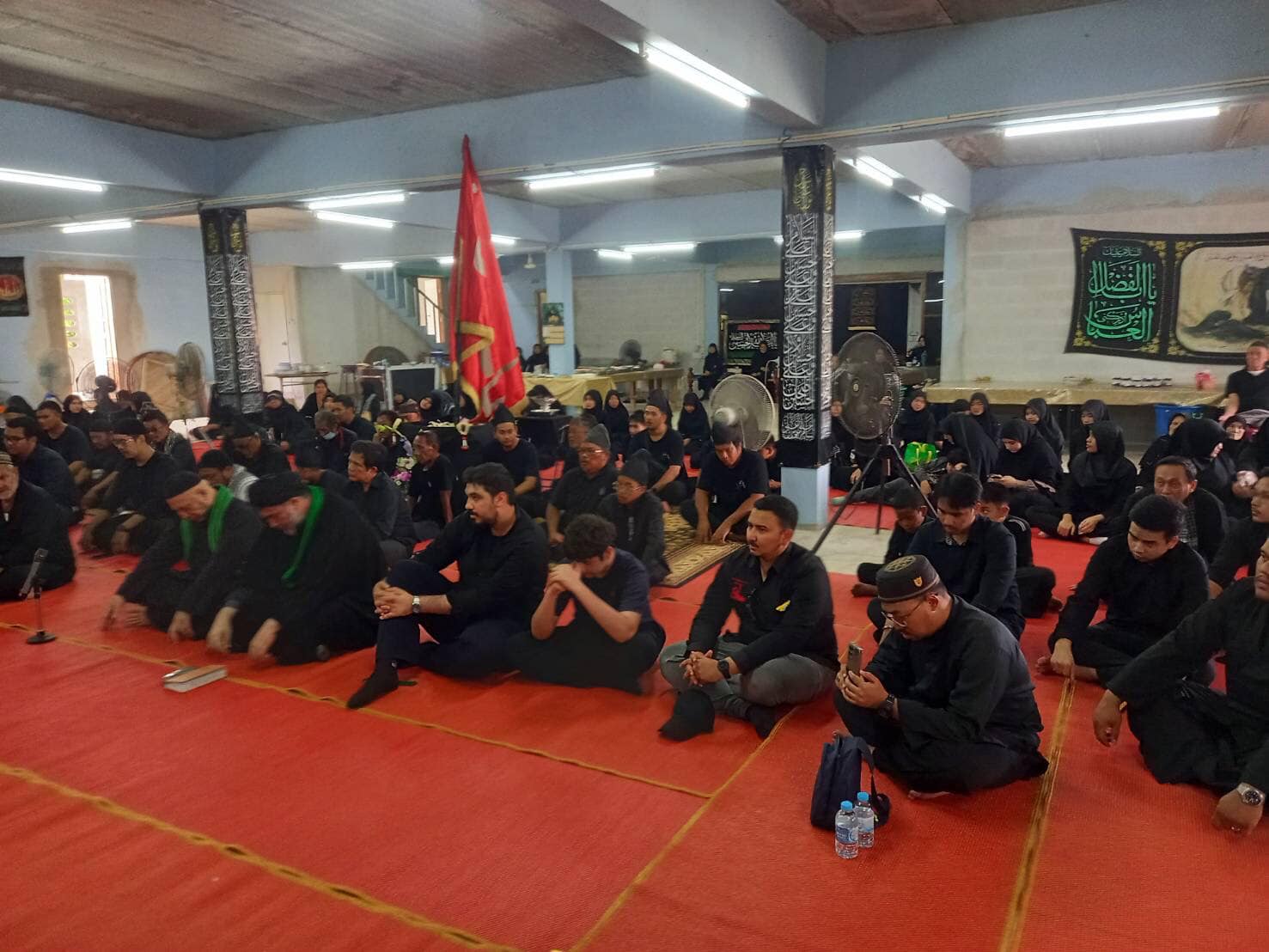 ABNA English - Photos: Mourning Majlis of Imam Hussain at Itrat Al ...