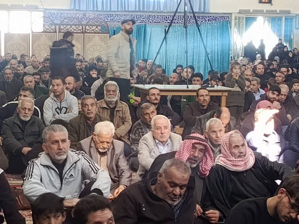 ابنا - Photos: Friday prayer at holy shrine of Sayyida Zainab, Damascus