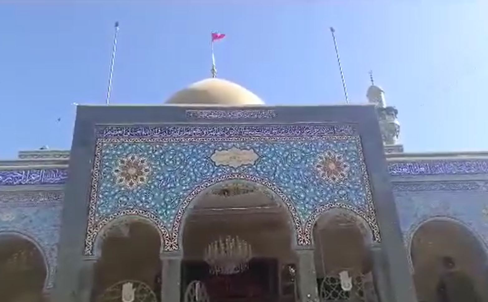 Video: Dhuhr Call to Prayer from holy shrine of Sayyida Zainab in ...