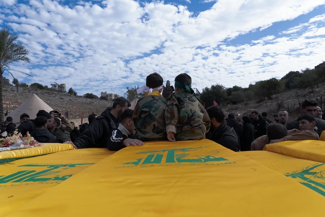 ABNA English - Photos: Funeral of 25 Hezbollah martyrs in Majdal Selm ...
