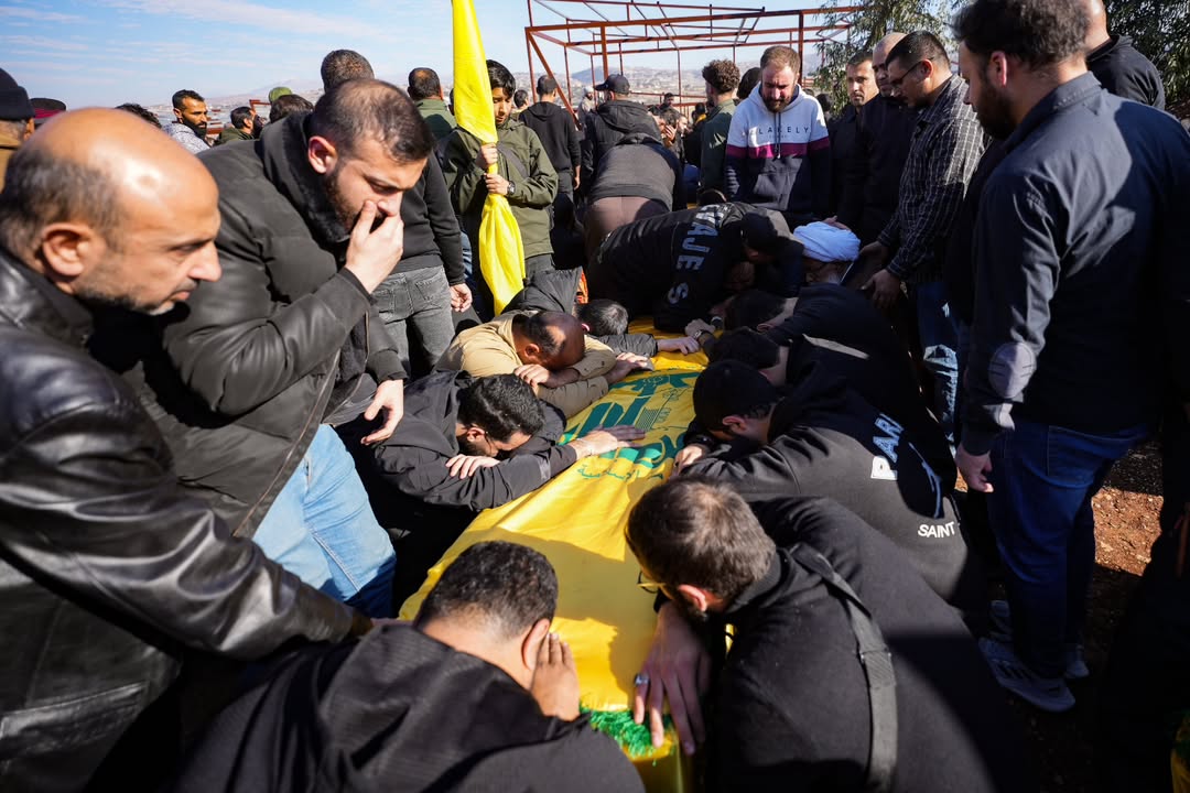 ABNA English - Photos: Funeral of 25 Hezbollah martyrs in Majdal Selm ...